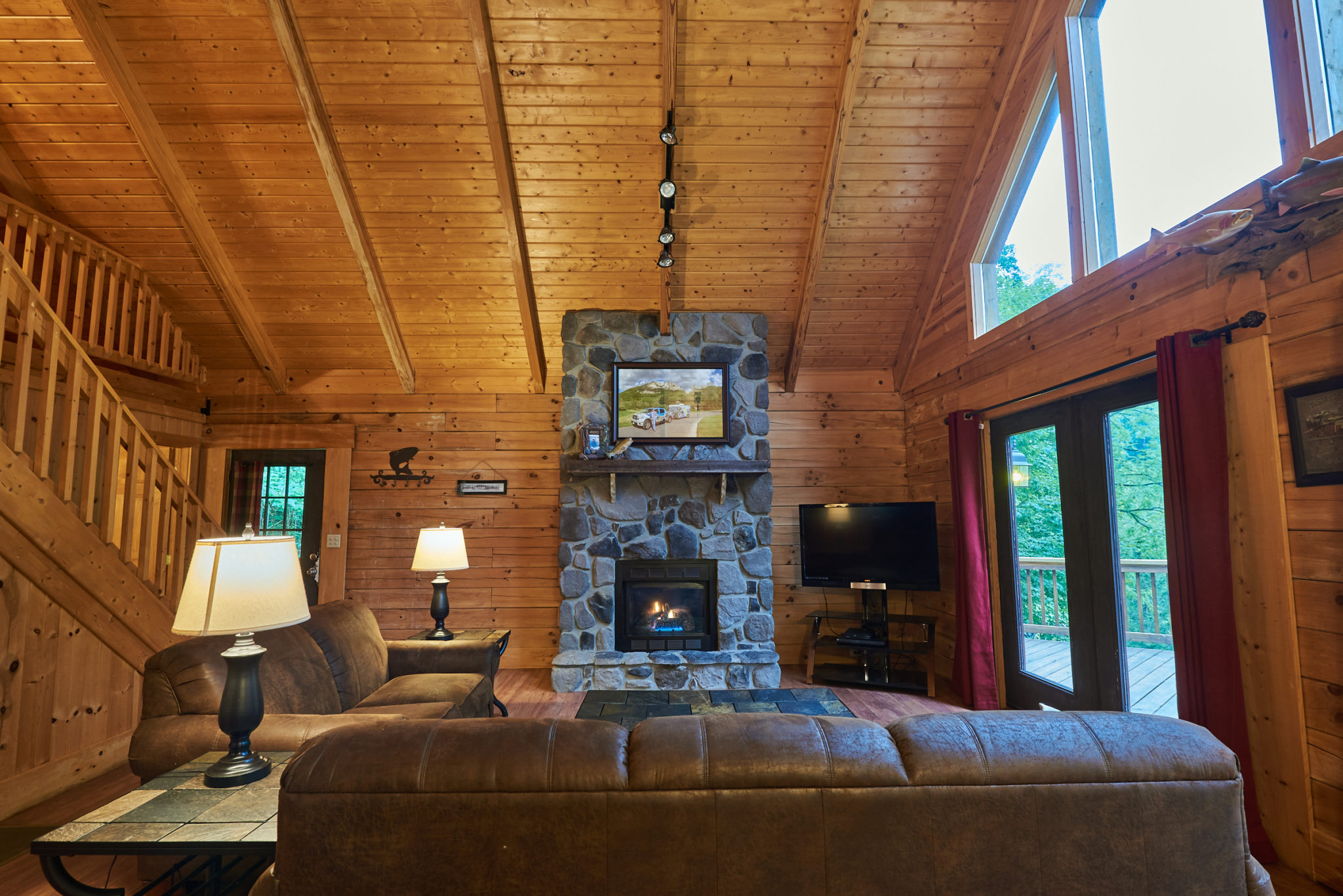 9 Huge Cabins in WV for Families, Groups & More